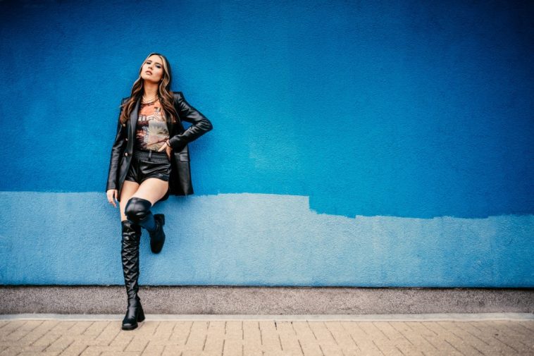UK Breakout Artist Mimi Webb Releases New Single 'House On Fire' - OutLoud! Culture