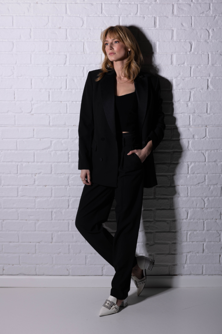 Exclusive Interview with Singer/Songwriter HUNTER - OutLoud! Culture