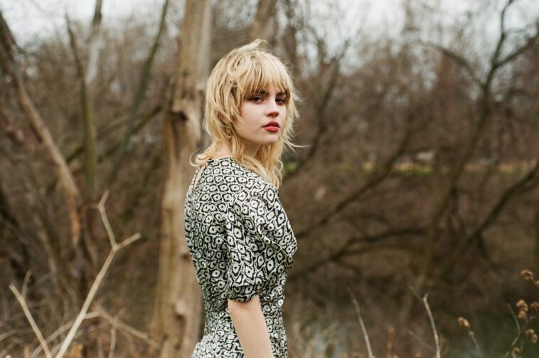 WomenOutLoud! : Sophie Thatcher - OutLoud! Culture