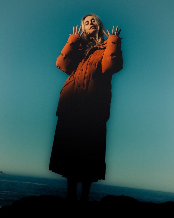 INsiders Guide: Night Talks, FRANKIE FLOWERS, Theo Tams, Misha Fair ...