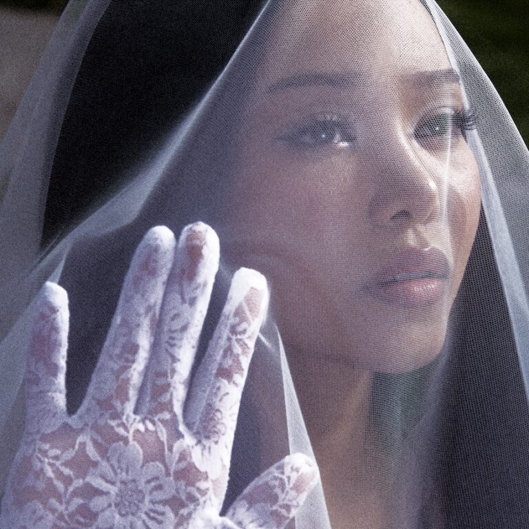INsiders Guide: SEVDALIZA and KAROL G, Bella Poarch, elijah woods ...