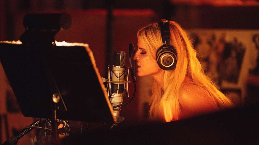 Jessica Simpson Returns To Music For The First Time In 15 Years With ...